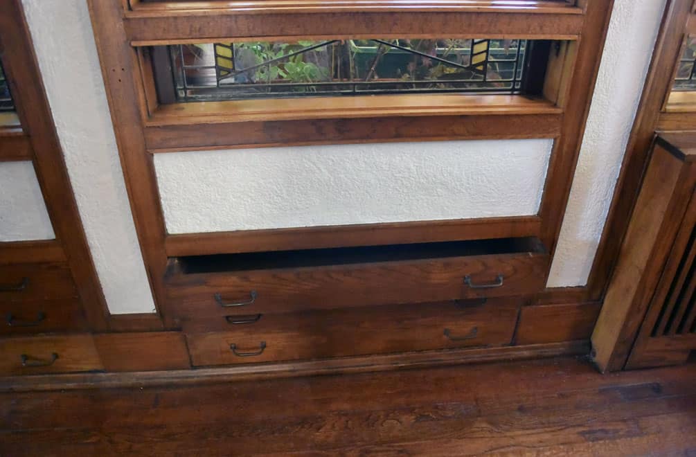 Touring Frank Lloyd Wright's Robie House - DesignJunket